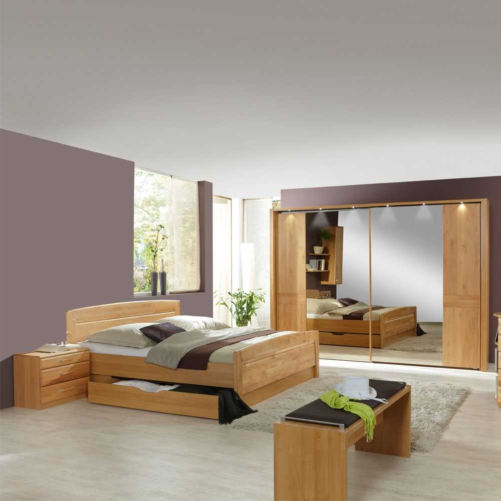 Stilvolle Schlafzimmer Mit Bett 200x200 Bild