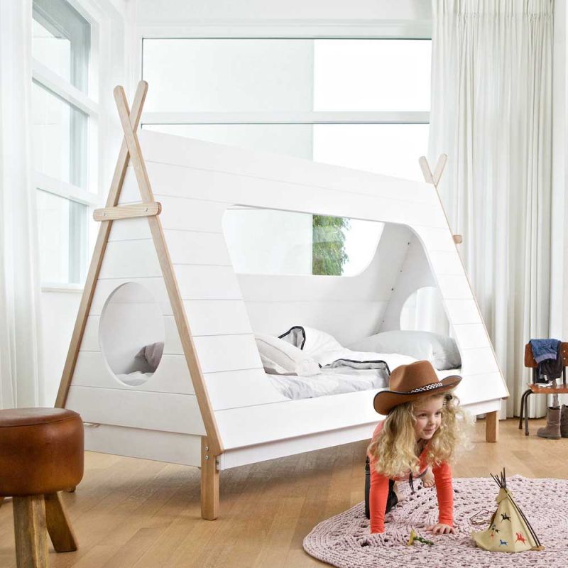 Bodentiefes Kinderbett 90x200 im Zelt Design aus Kiefer in Weiß Natur ...