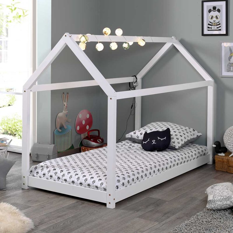 Niedriges Kinderbett im Hausdesign in Weiß - zwei Größen inklusive ...